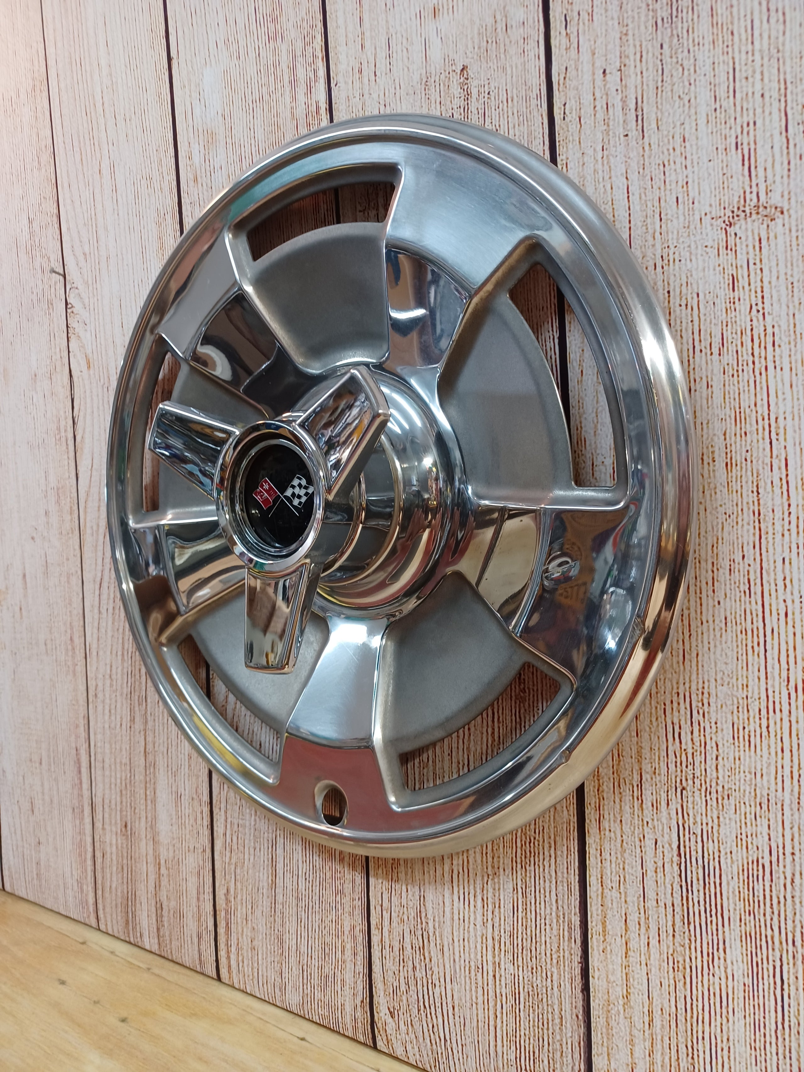 1965 Chevrolet Corvette Hubcap | Car Part Arts